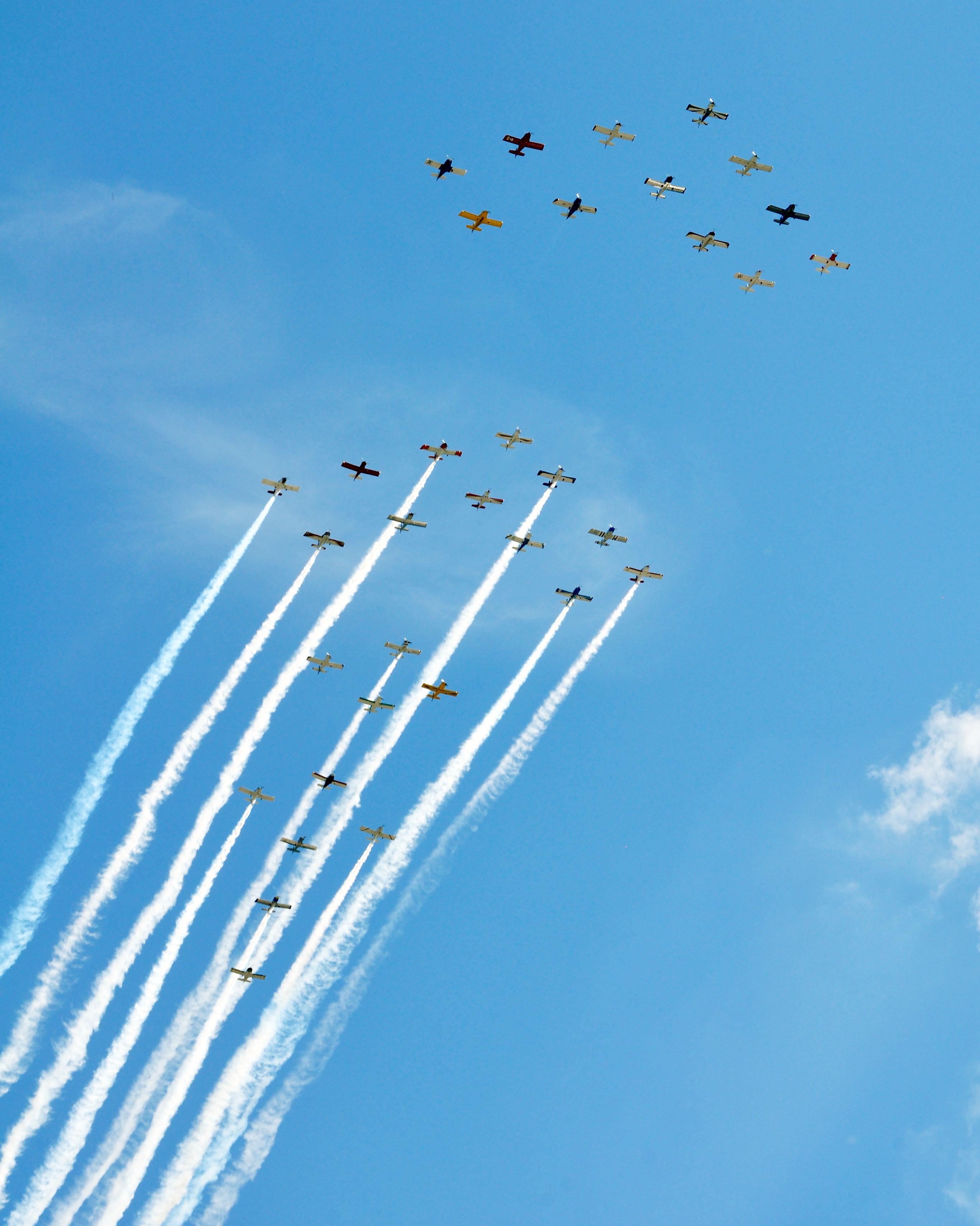 RV-6 30th anniversary formation and West Coast Ravens at EAA AirVenture